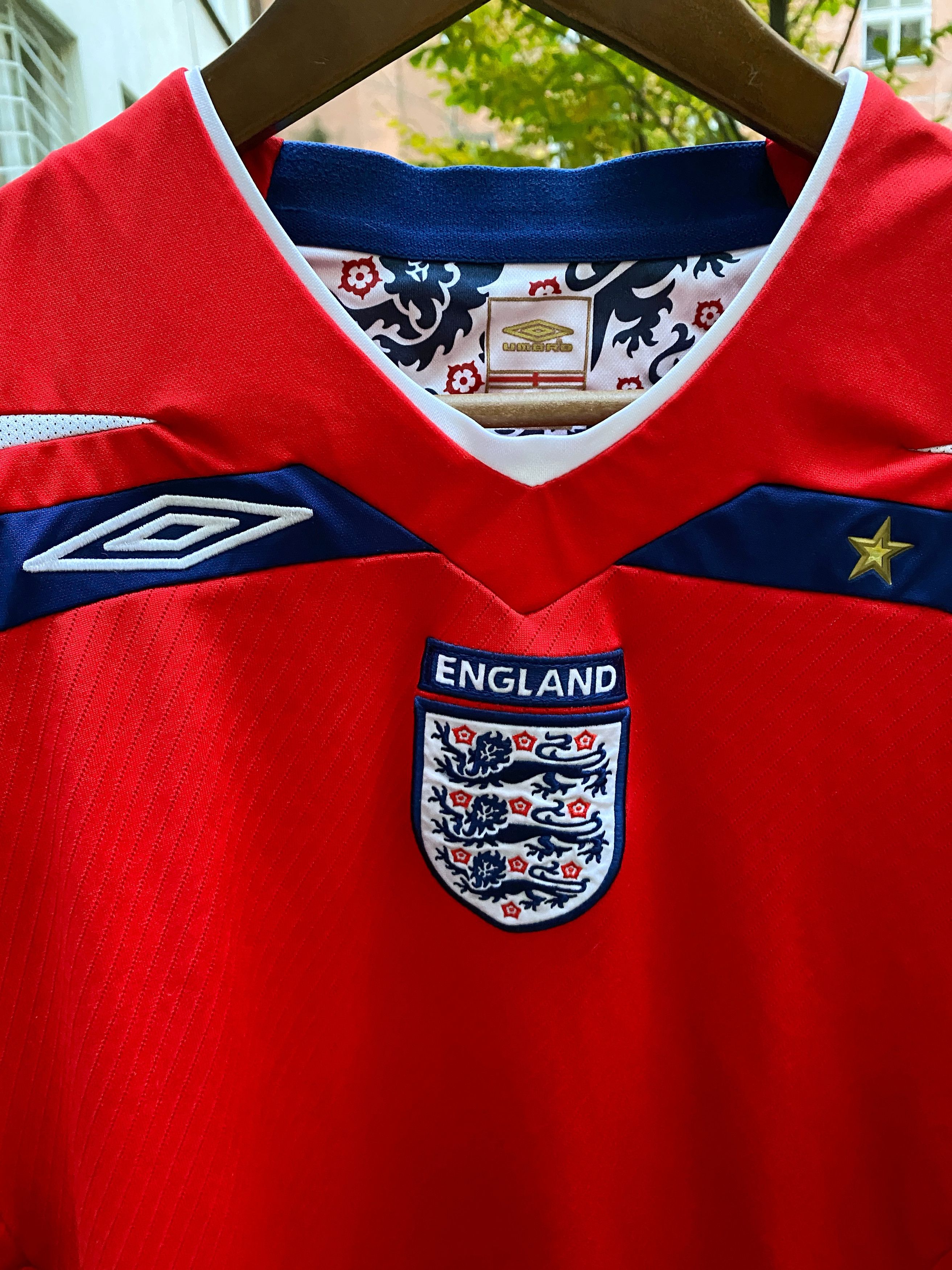 Vintage England UMBRO away 2008 football kit soccer jersey size M | Grailed