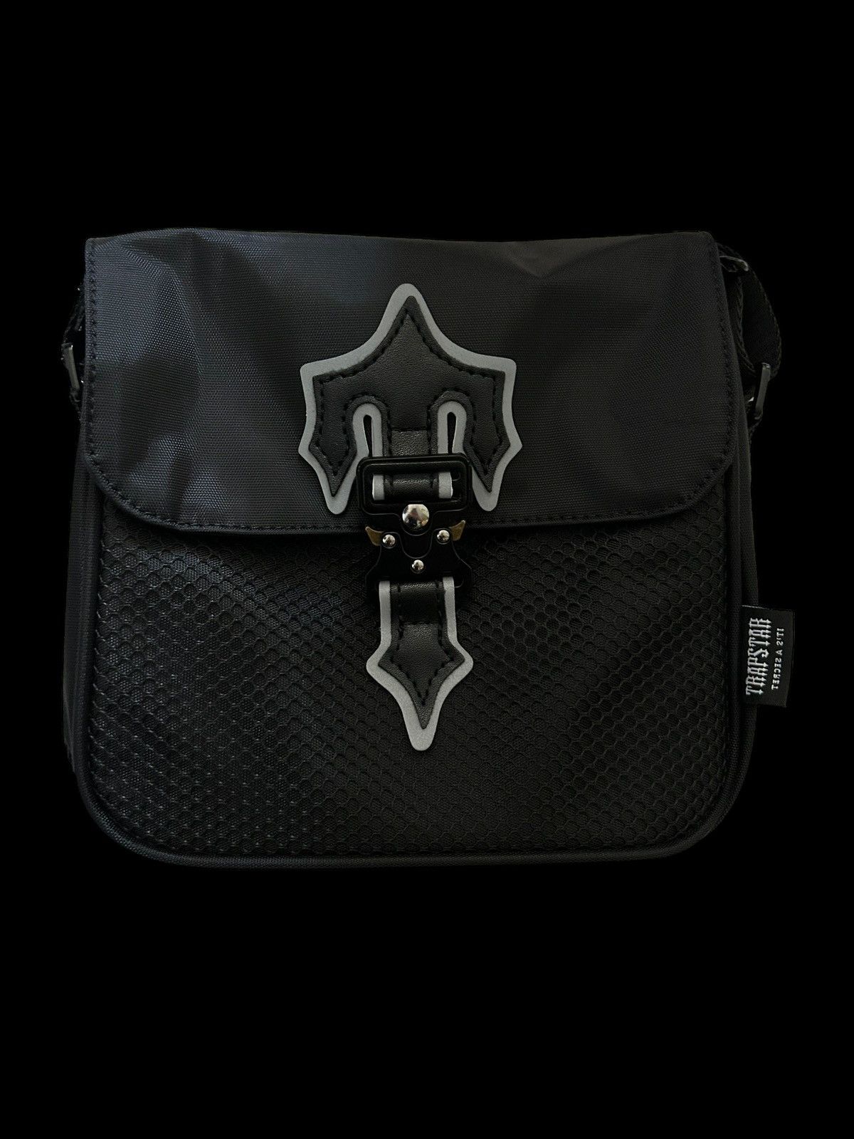Trapstar London Black/reflective trapstar irongate 1.0 bag | Grailed
