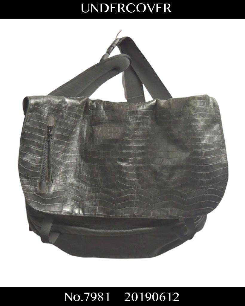Undercover UNDERCOVER × visvim / 《 E-cat 》 Emboss Leather Messenger Bag / 7981 - 0612 190.5 ...