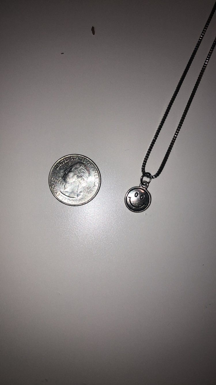 Travis Scott ASTROWORLD-Inspired Smiley Face Chain | Grailed