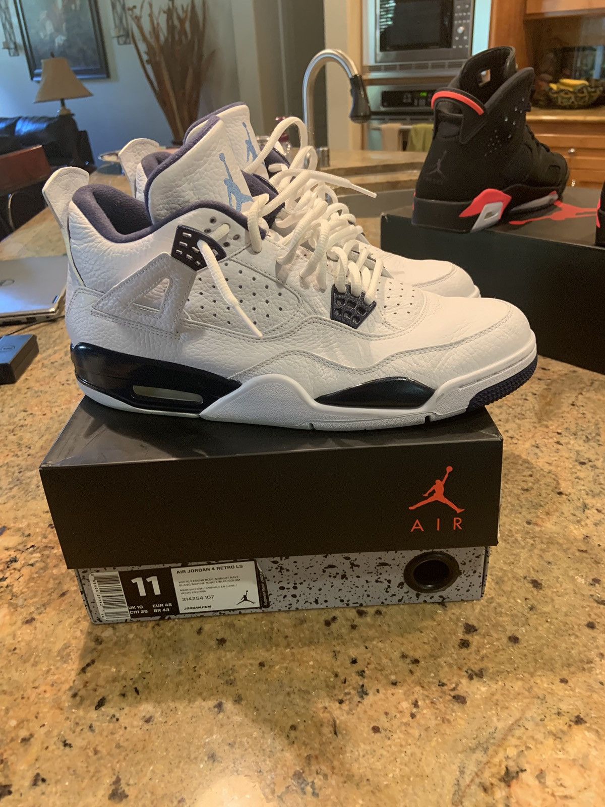 Jordan Brand Jordan Legend blue 4s Size 11 | Grailed