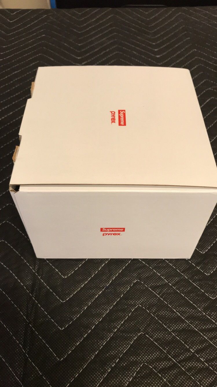 Supreme Pyrex 2 Cup Measuring Cup | Grailed