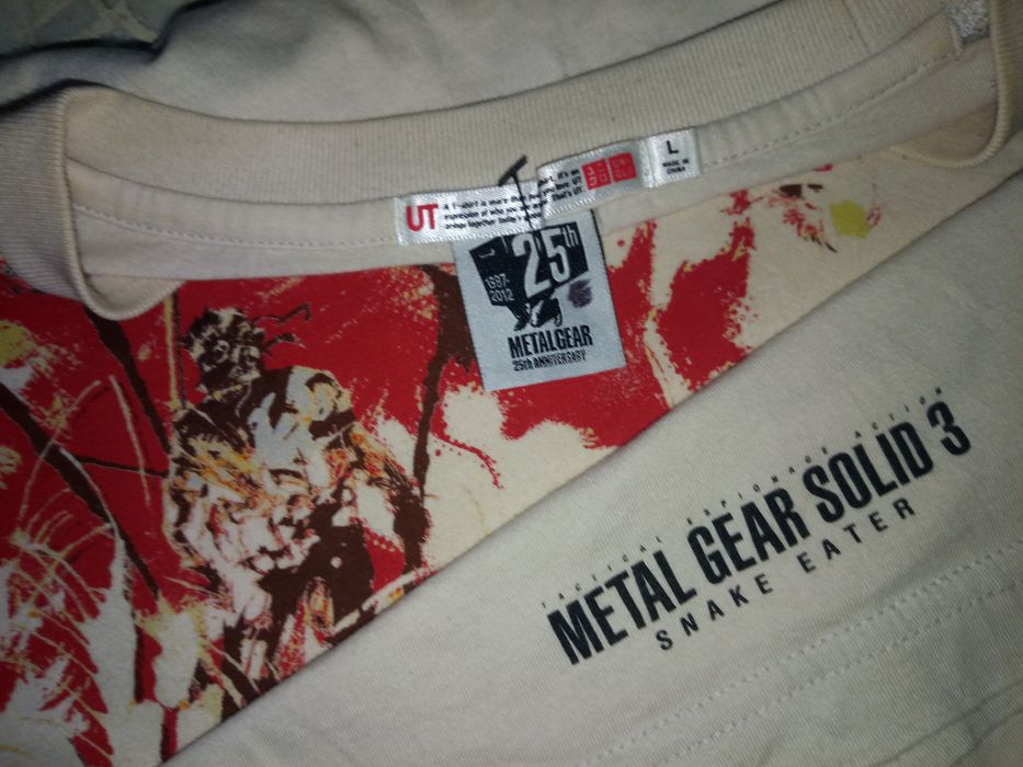 Uniqlo Rare Metal Gear Solid 25th anniversary tshirt Uniqlo / Large ...