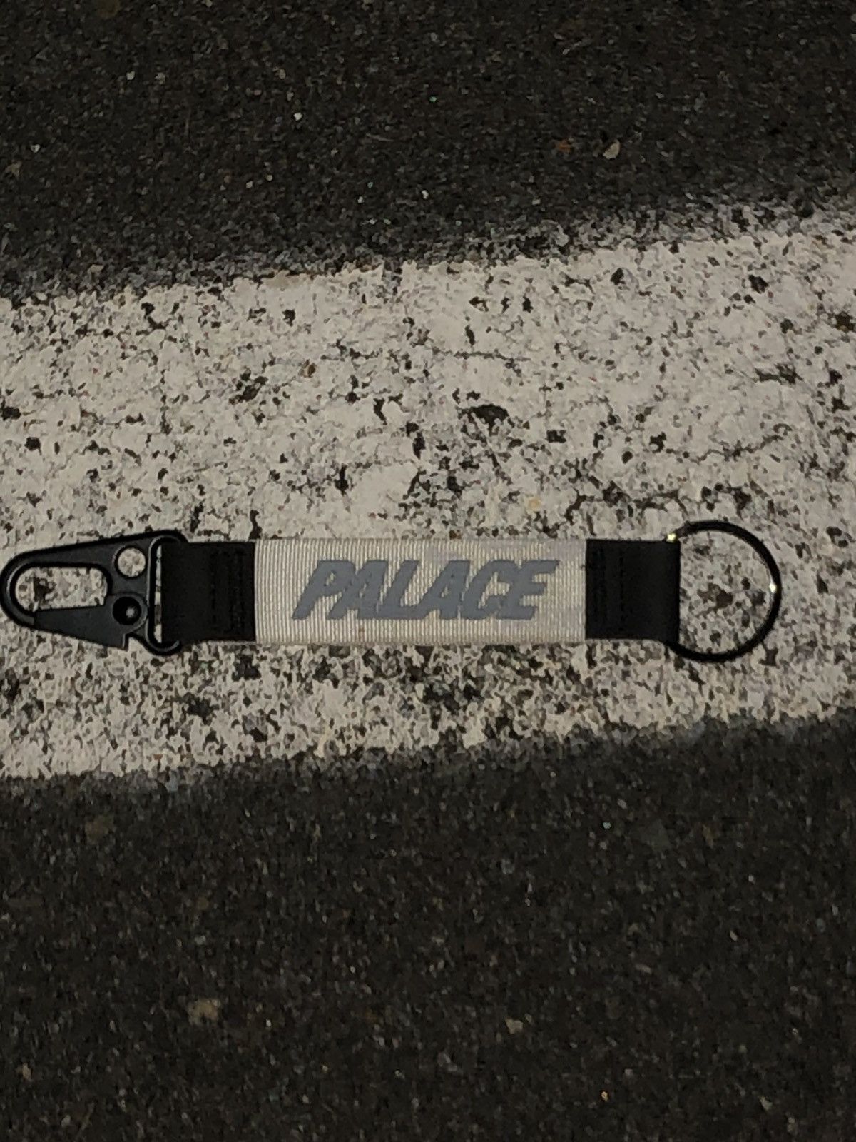 Palace PALACE KEYCHAIN | Grailed