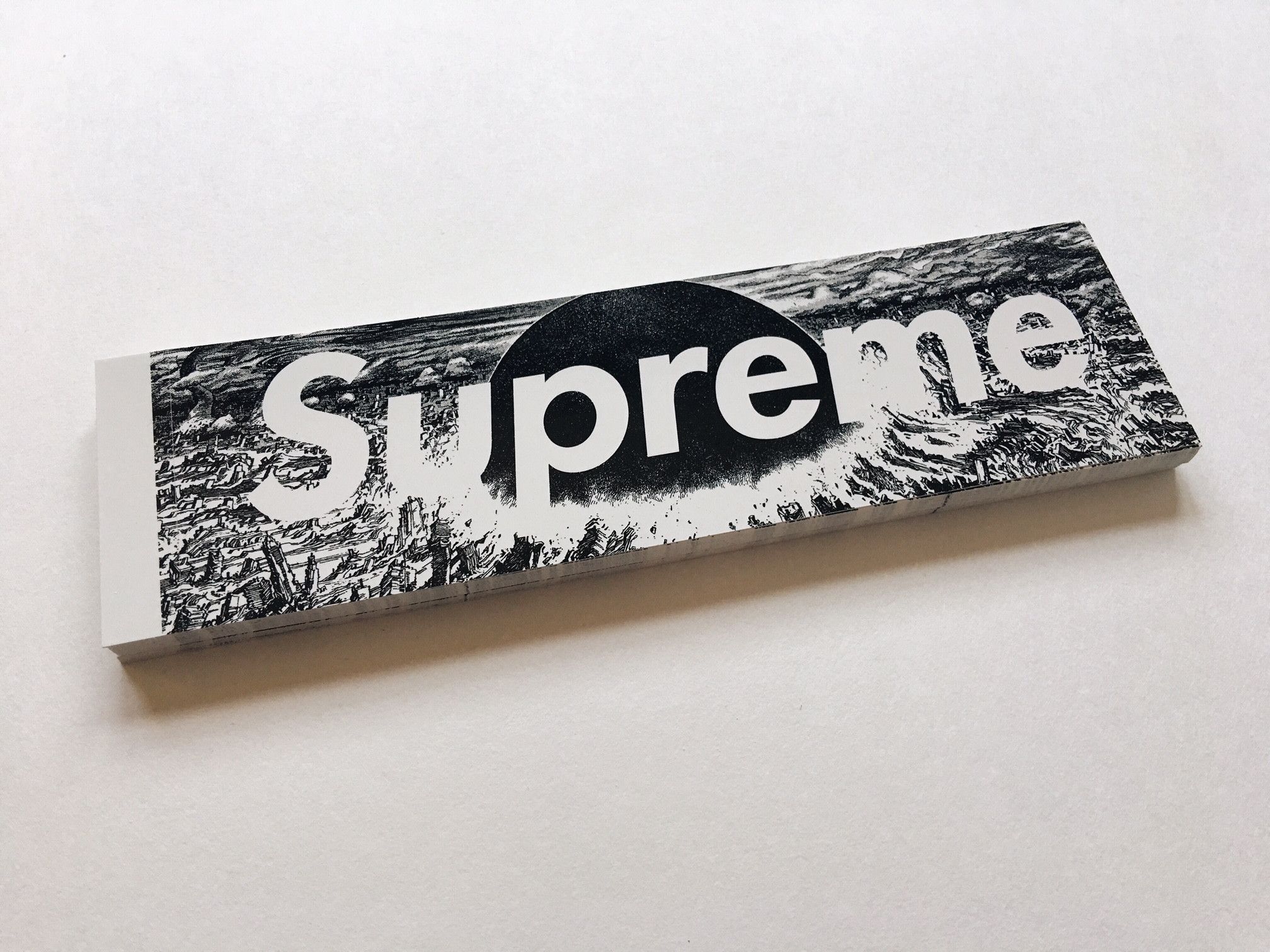 Supreme SUPREME x AKIRA [NEO TOKYO STICKER] BOX LOGO PILL CANDY RED ...