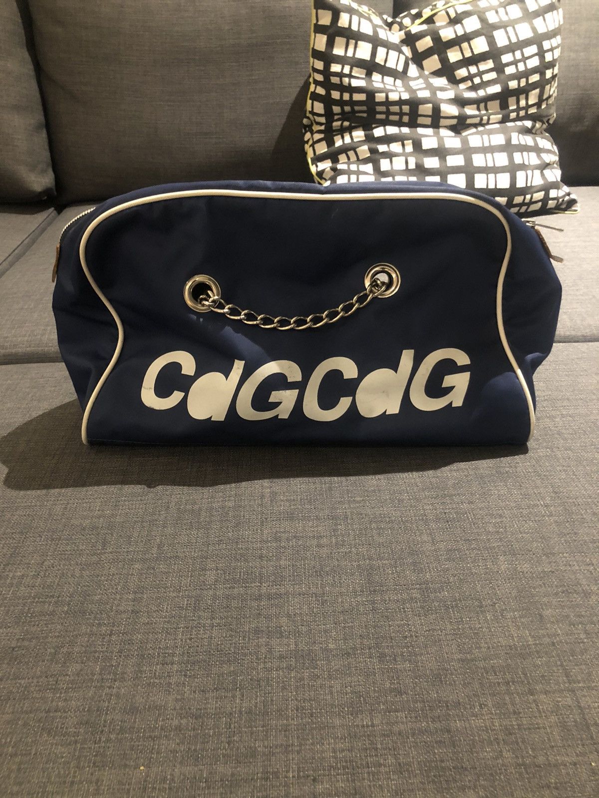 Comme des Garcons Comme des garçons CDG CDG CDG sport bag with chains ...