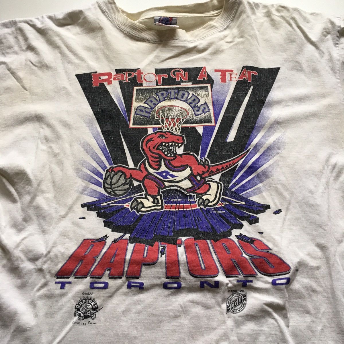 Vintage Vintage 90s Toronto Raptors t shirt | Grailed