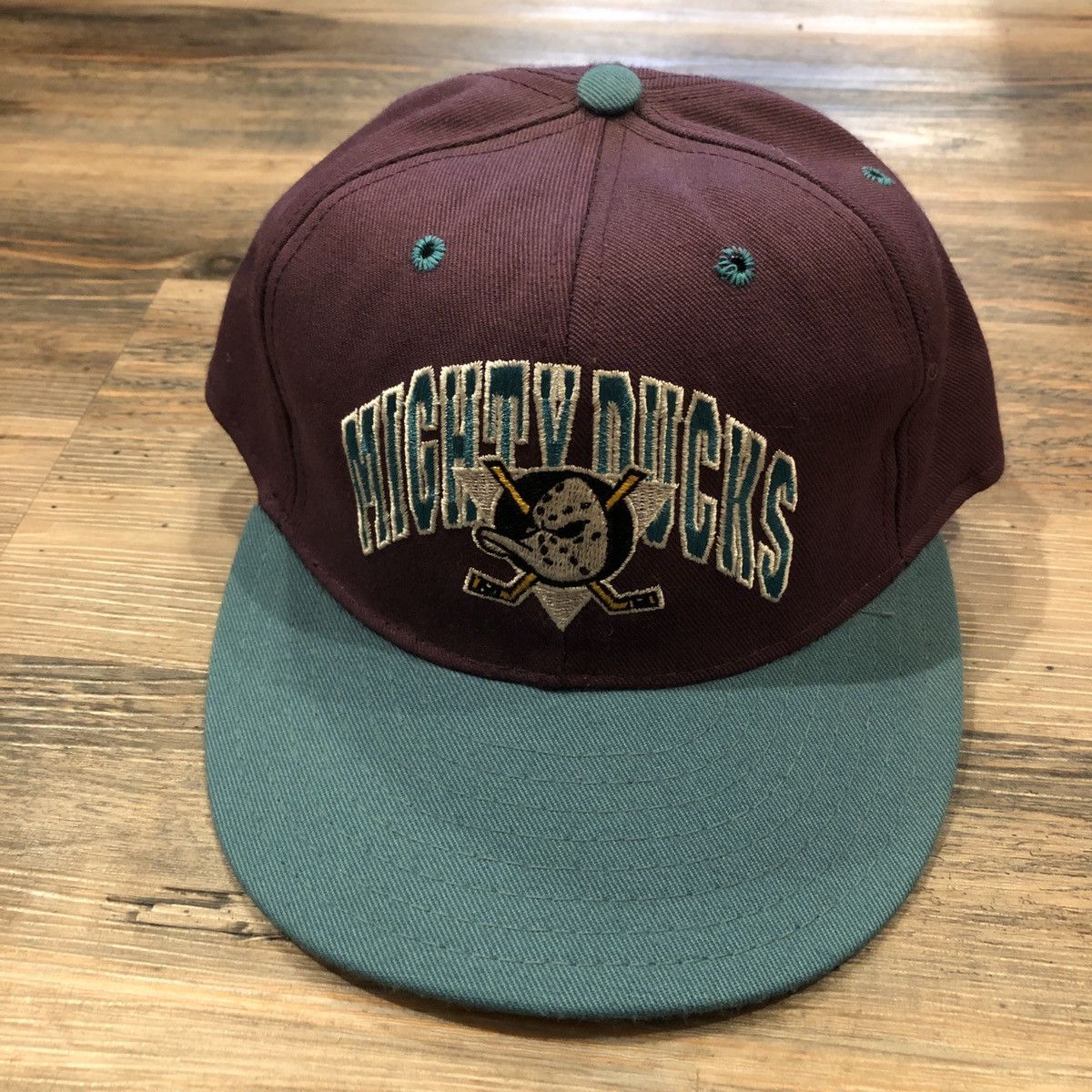 Vintage Vintage MIGHTY DUCKS NHL Fitted hat | Grailed