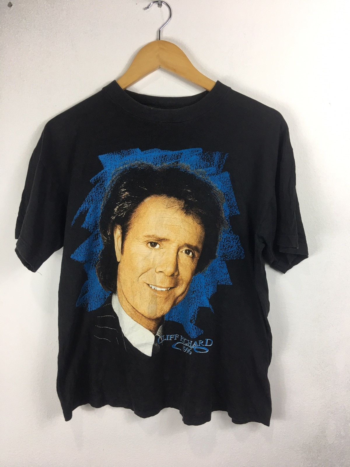 Band Tees × Vintage VINTAGE 90s Cliff Richard British pop singer shirt ...