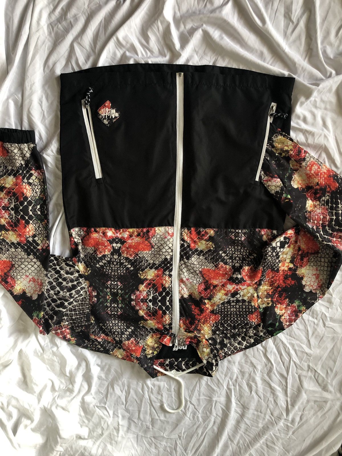 Neff Neff Zip up | Grailed