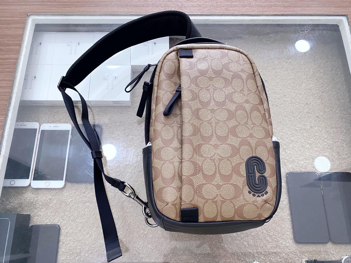 Coach EDGE PACK IN SIGNATURE CANVAS QB/TAN | Grailed