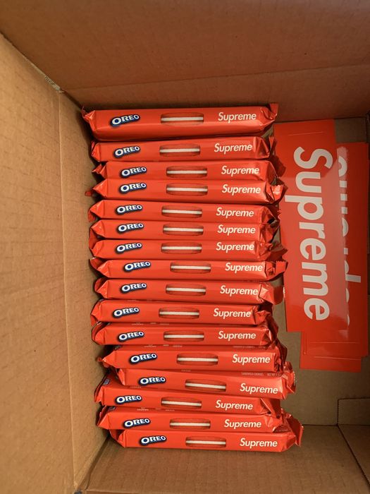 Supreme Supreme x Oreo Cookies (8 Pack) | Grailed