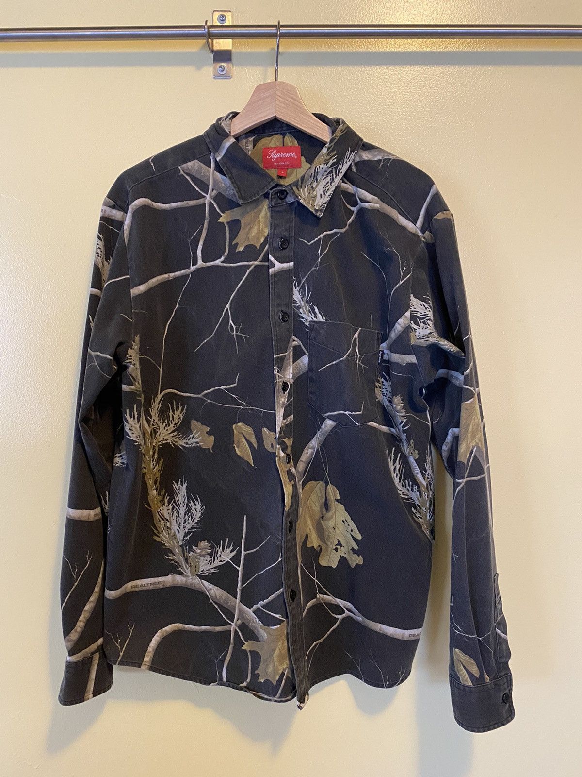 Supreme Realtree Camo button down | Grailed