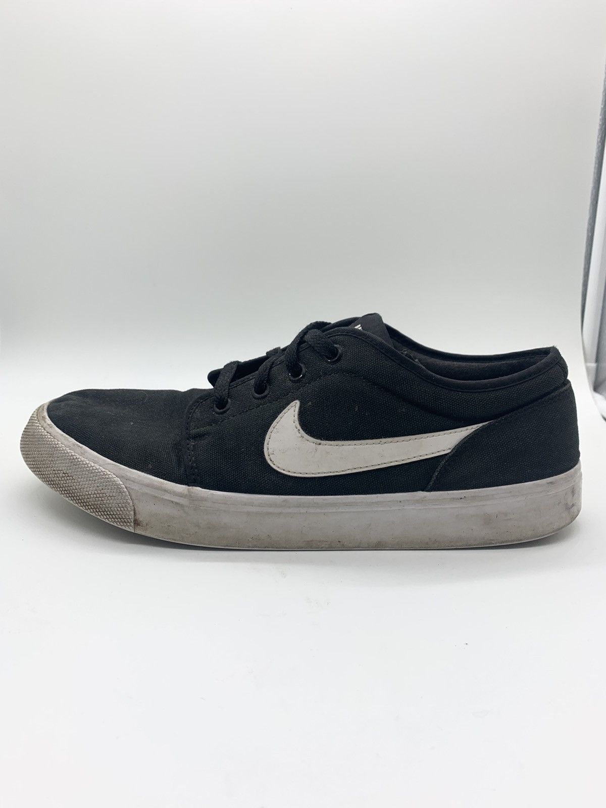 Nike Toki Low Black | White 2015 | Grailed