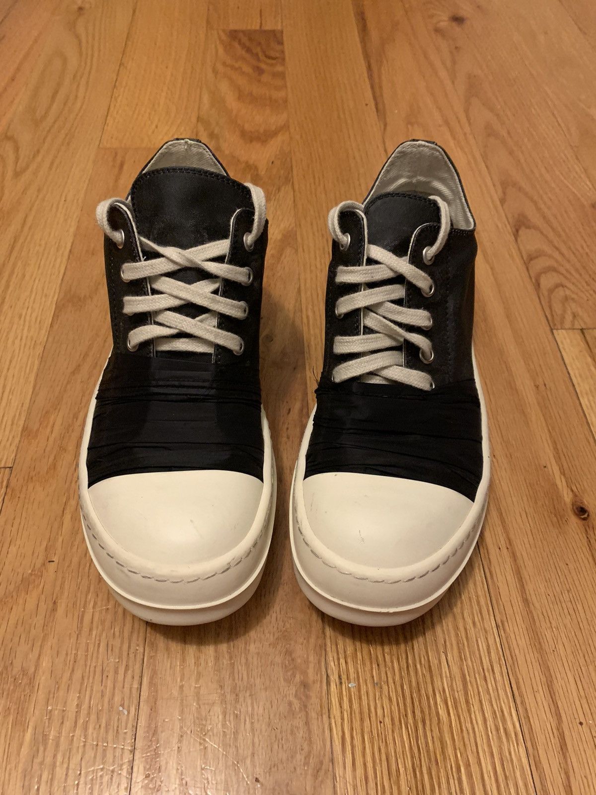 Rick Owens × Rick Owens Drkshdw Rick Owens low ramones with silk toe ...