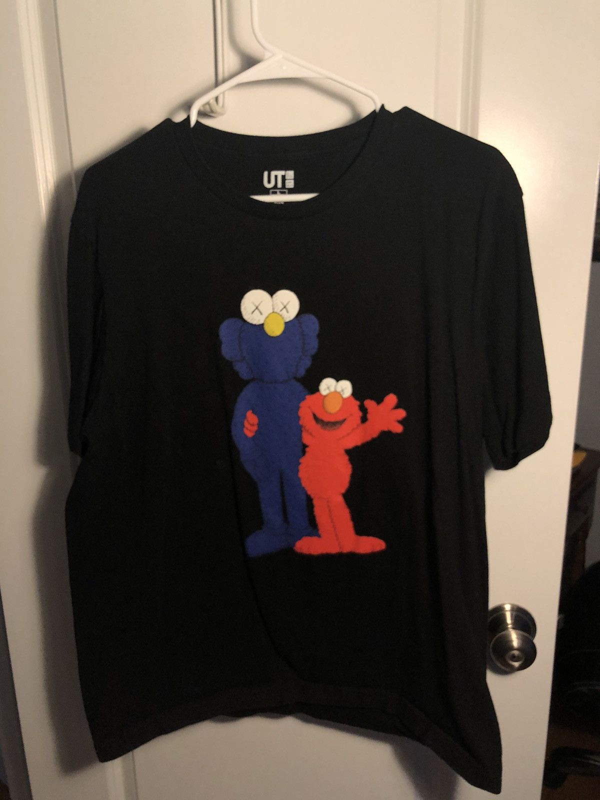 Uniqlo KAWS Uniqlo Sesame Street Tee Elmo Collab | Grailed