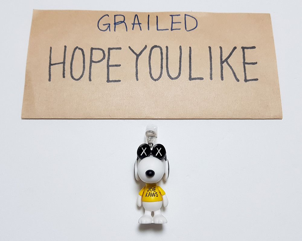 Kaws × Original Fake × Peanuts KAWS Peanuts Snoopy figure Keychain ...