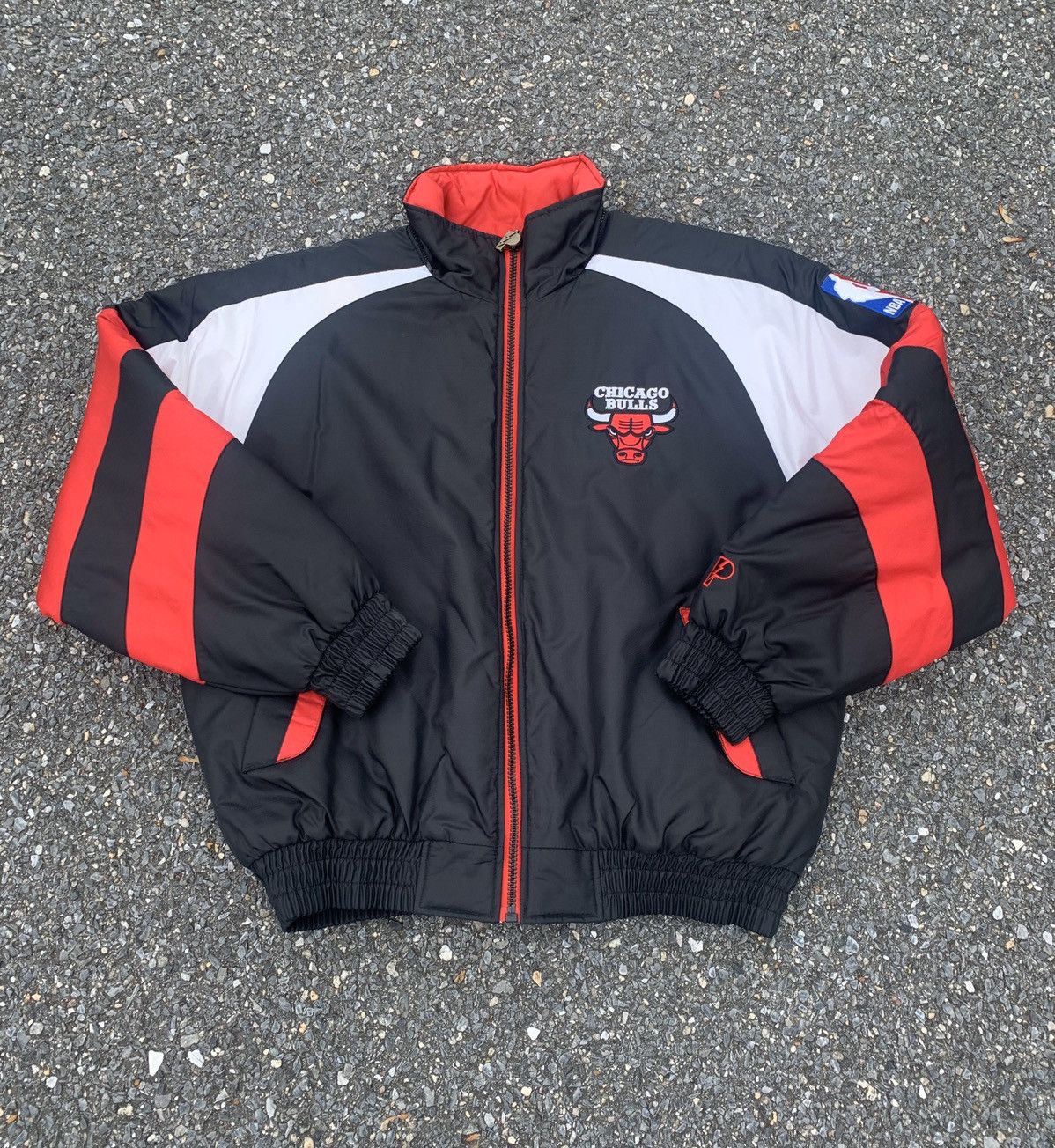 Vintage Vintage 90’s Pro Player NBA Chicago Bulls Puffer Jacket | Grailed