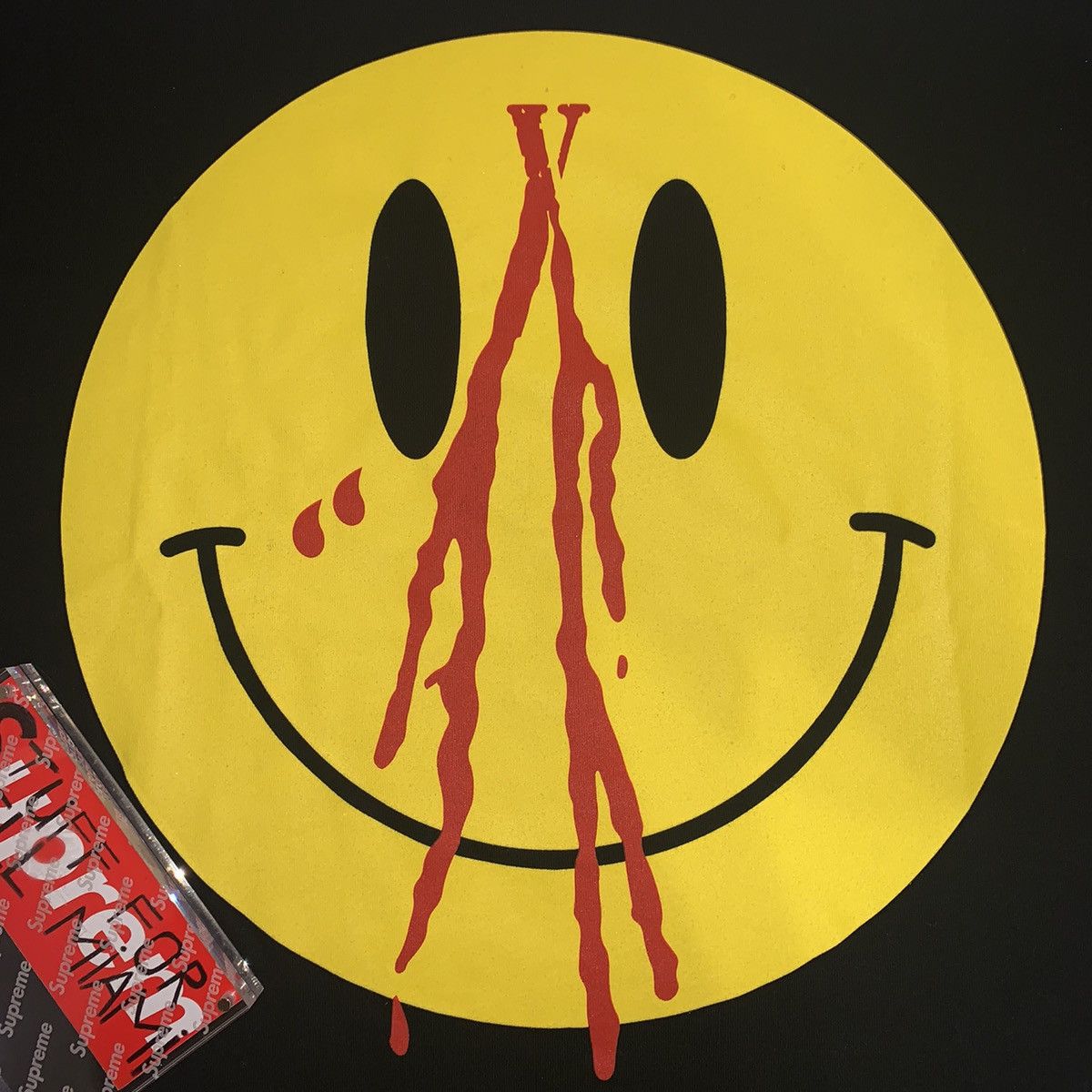 Vlone Smiley face tee | Grailed