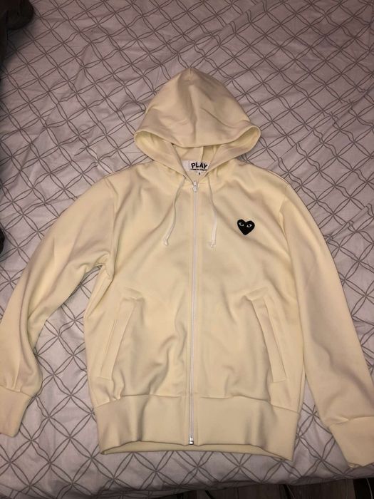 Comme Des Garcons Play Comme Des Garcons Play CDG Cream big heart Zip ...