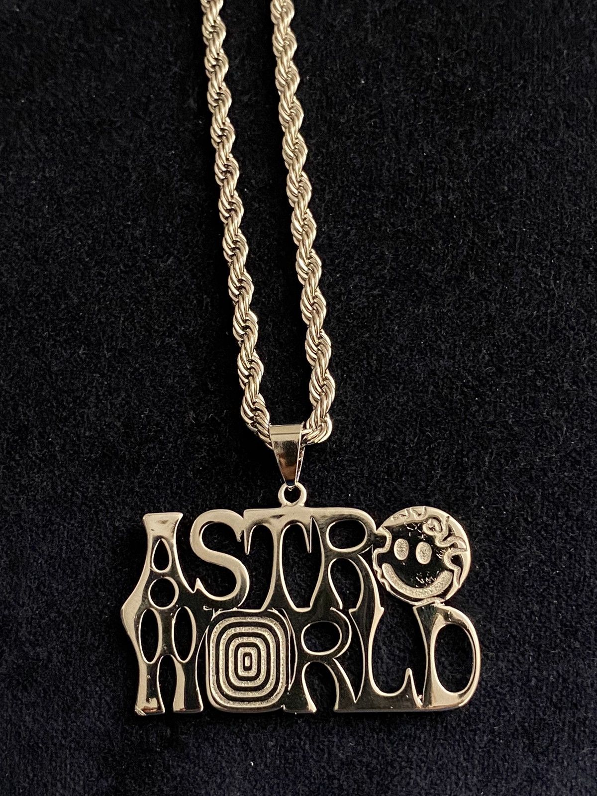 Travis Scott Astroworld Logo Smiley Face Pedant with 20” Rope Chain ...