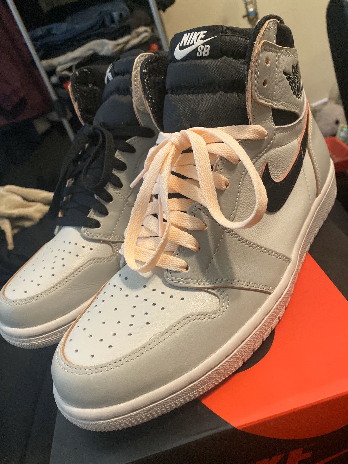 Jordan Brand Air Jordan 1 Retro High SB Light Bone NY to Paris 2019 ...
