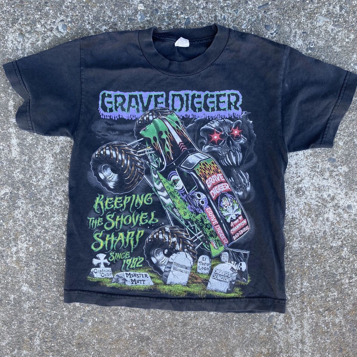 Streetwear × Vintage VINTAGE GRAVE DIGGER MONSTER TRUCK GRAPHIC ...