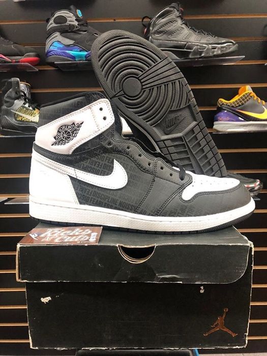 Jordan Brand Air Jordan 1 Retro High OG RE2PECT Derek Jeter 2017 | Grailed