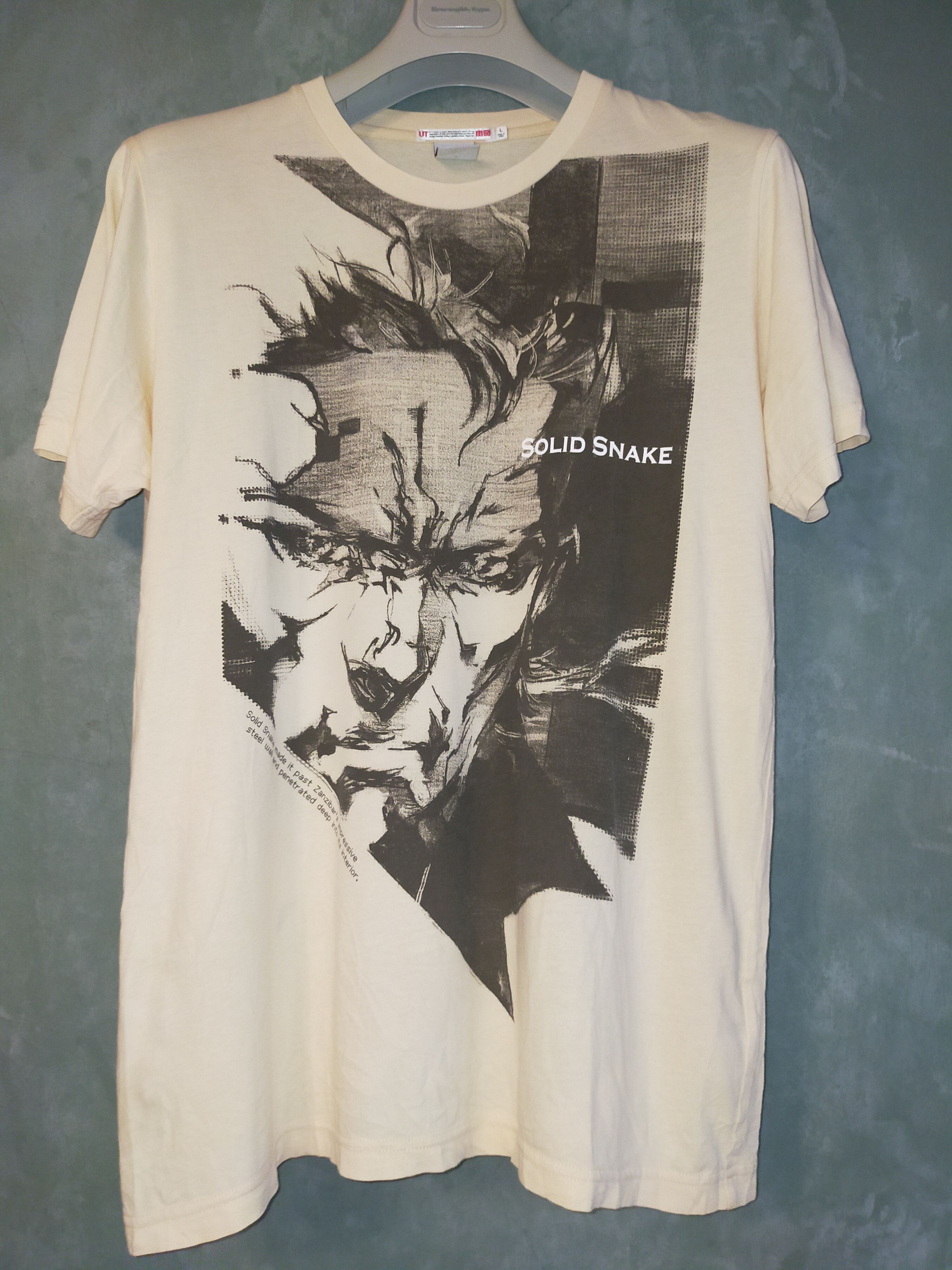 Comics × Uniqlo Animax MetalGear 25th Anniversary Solid Snake x Uniqlo ...