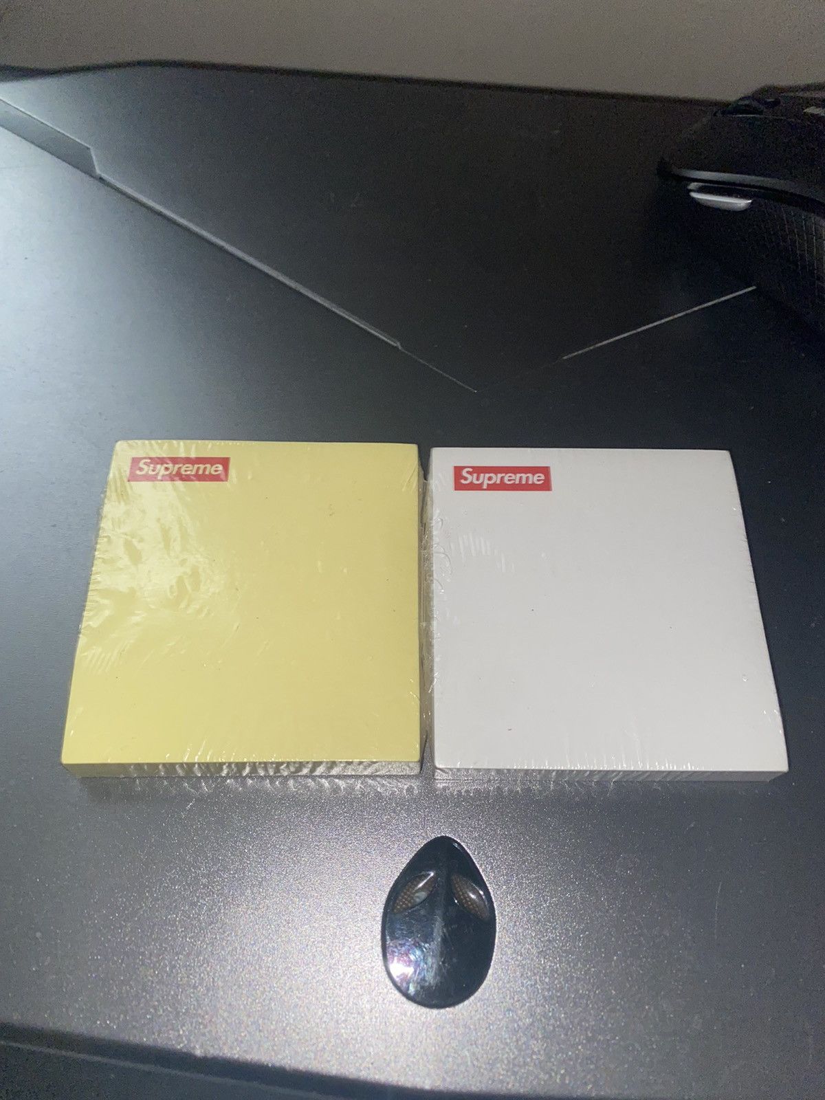 Supreme Supreme Post It Notes Yellow & White Brand New | Grailed