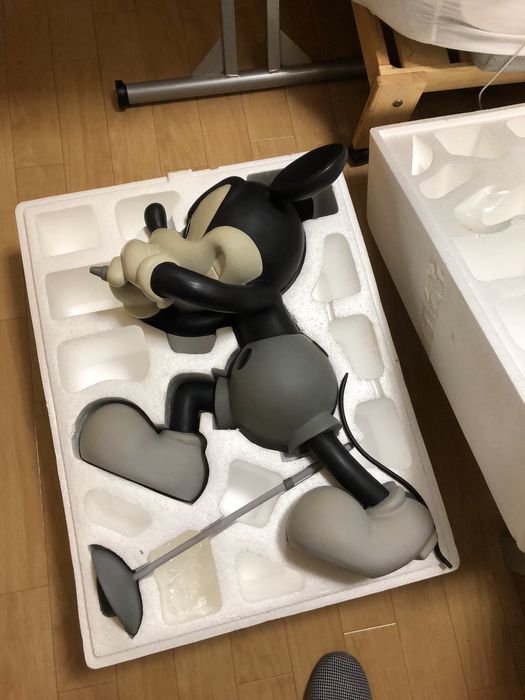 Number (N)ine 9/10 Condition 9th Anniversary Mickey Vinyl Figure w ...