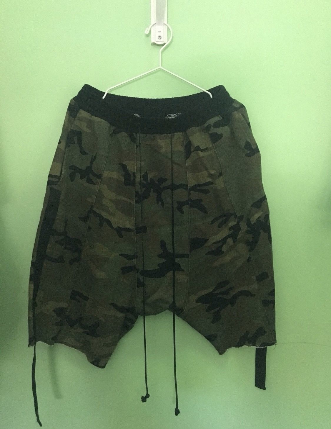 Daniel Patrick Daniel Patrick vintage camouflage shorts | Grailed