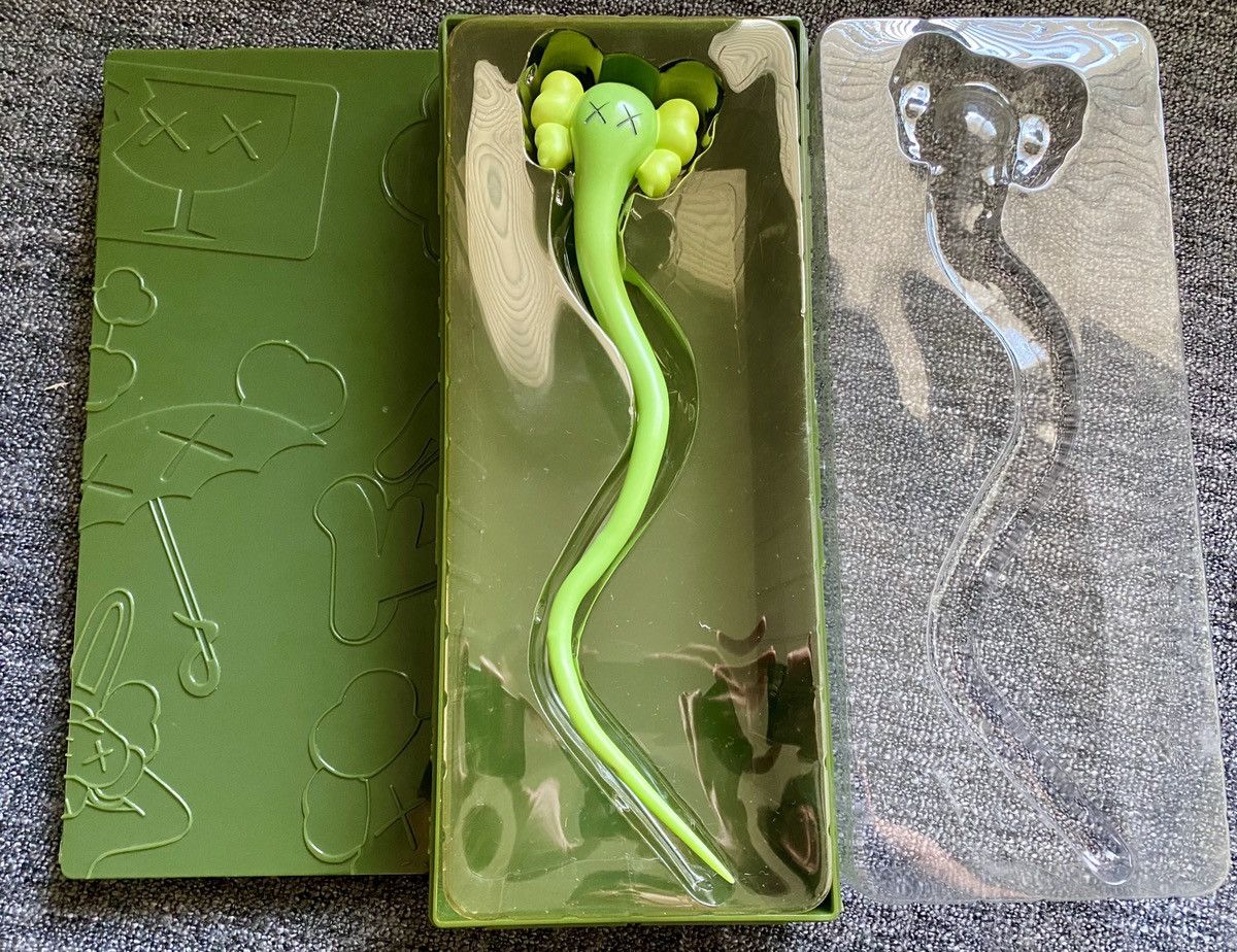 Kaws KAWS Bendy Green Companion Figure with Collectable Box. 2004 | Grailed