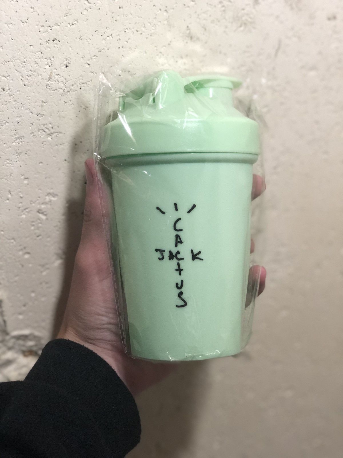 Travis Scott Glow in the Dark Cactus Jack Shaker Bottle Travis Scott ...
