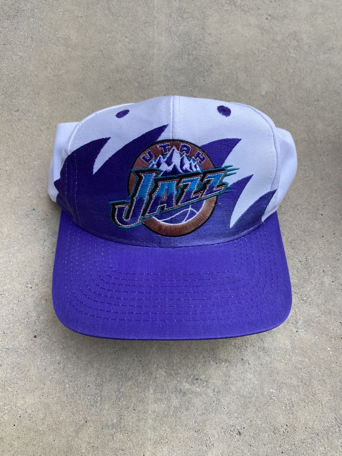 Logo 7 × NBA × Vintage Vintage 90s/00s Rare Utah Jazz Shark-Tooth ...