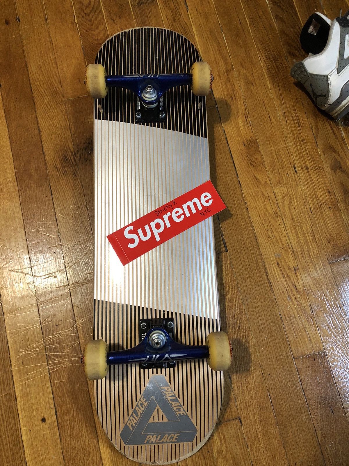 Palace Palace Skateboard Deck "Linear" Size 8.1 Fully Assembled | Grailed