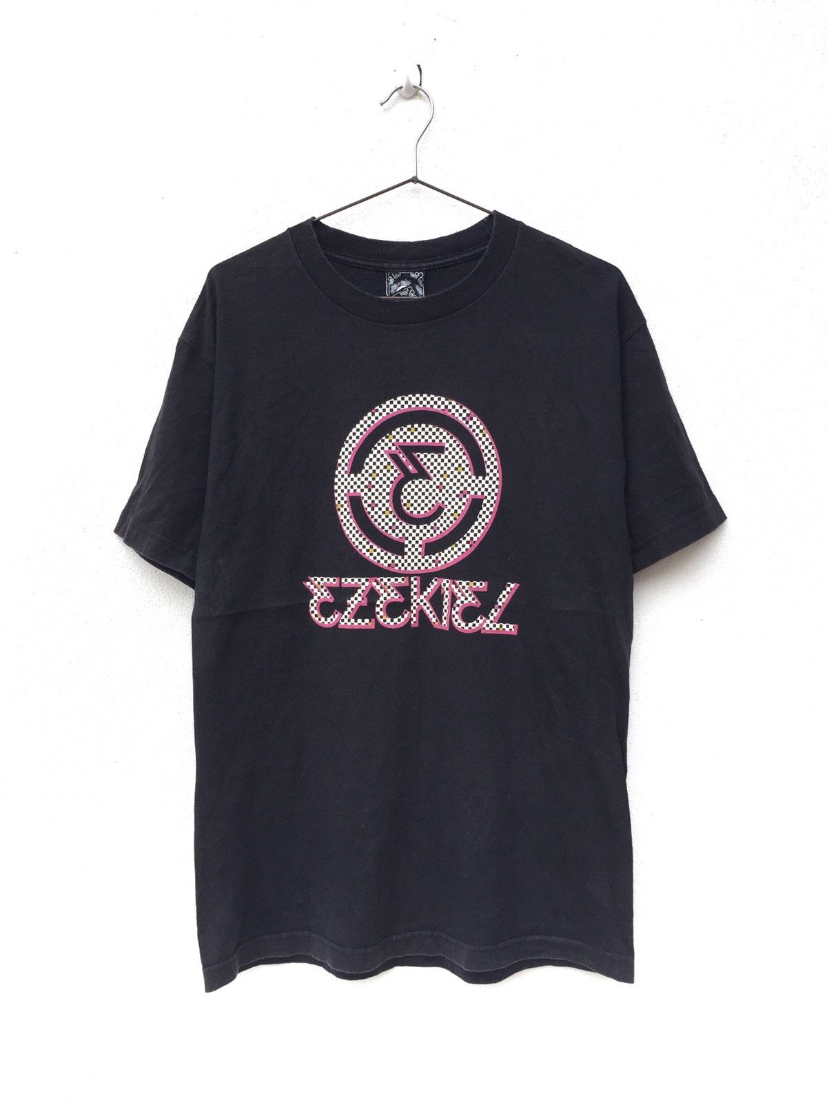 Ezekiel Ezekiel Round Circle design graphic tee | Grailed