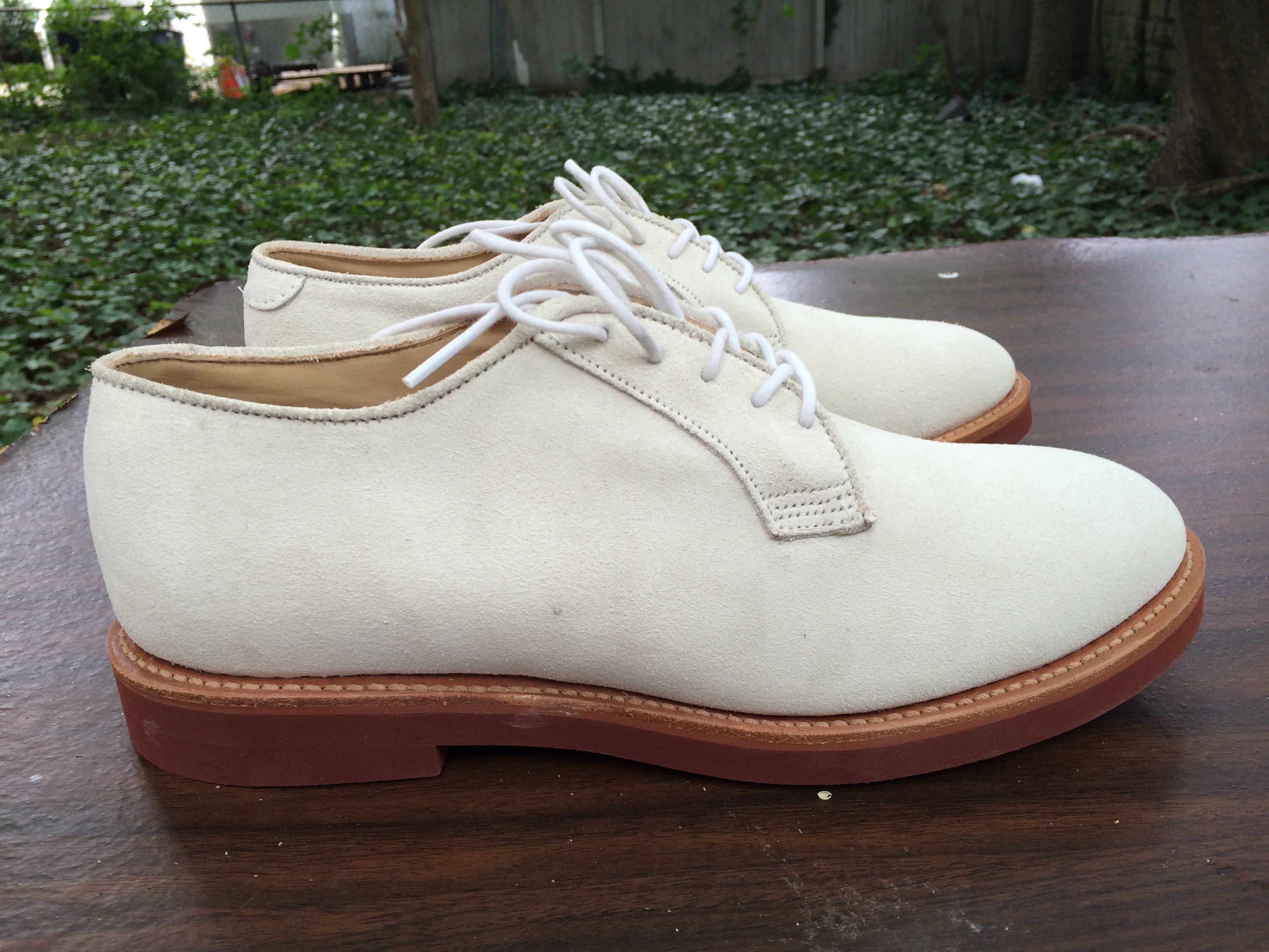 Walk Over White bucks | Grailed