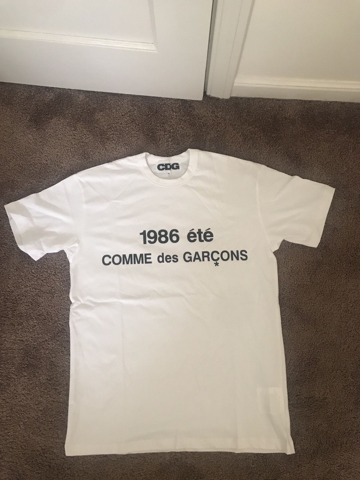 Comme des Garcons Short Sleeve White CDG 1986 ete logo print T-shirt ...