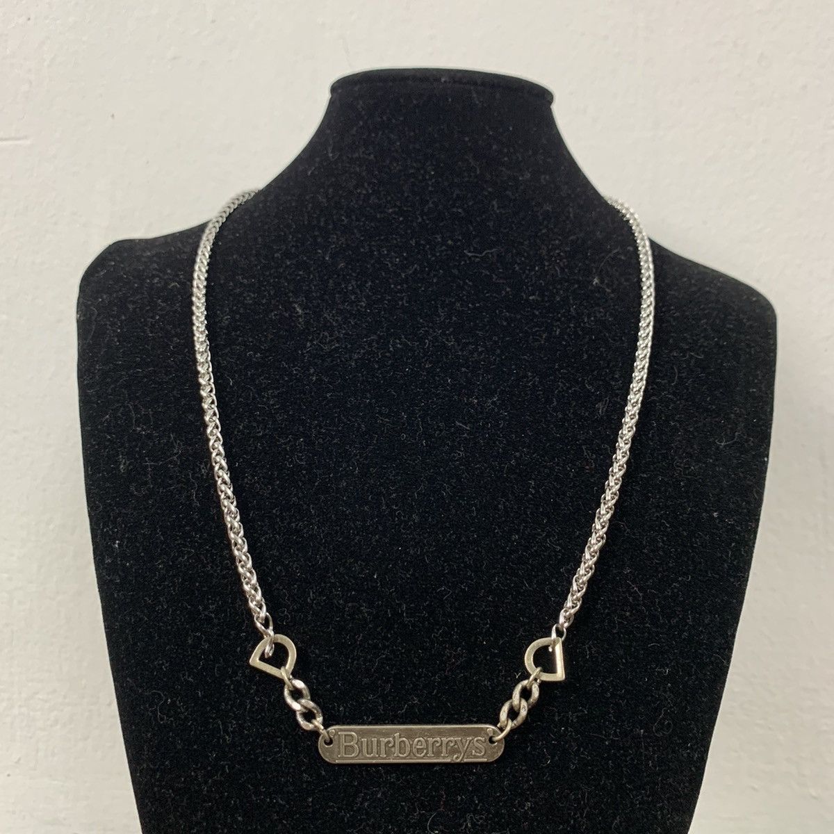 Burberry BURBERRY REPURPOSED NECKLACE PENDANT CHAIN | Grailed