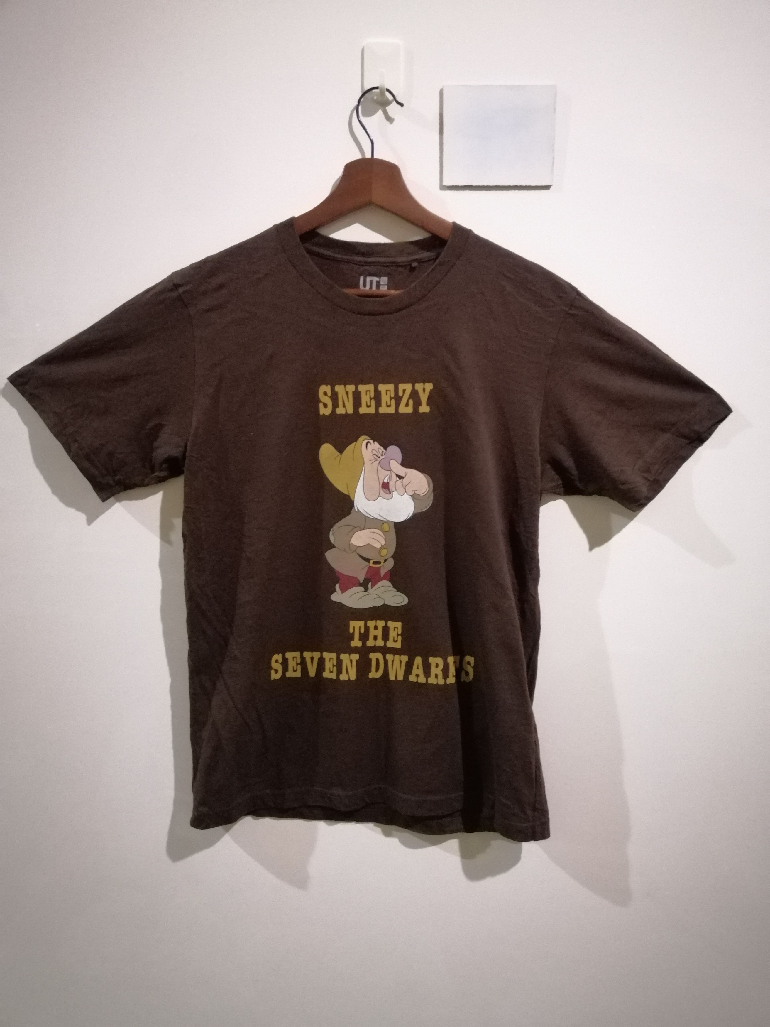 Cartoon Network × Streetwear × Vintage SNEEZY THE SEVEN DWARFS anime ...
