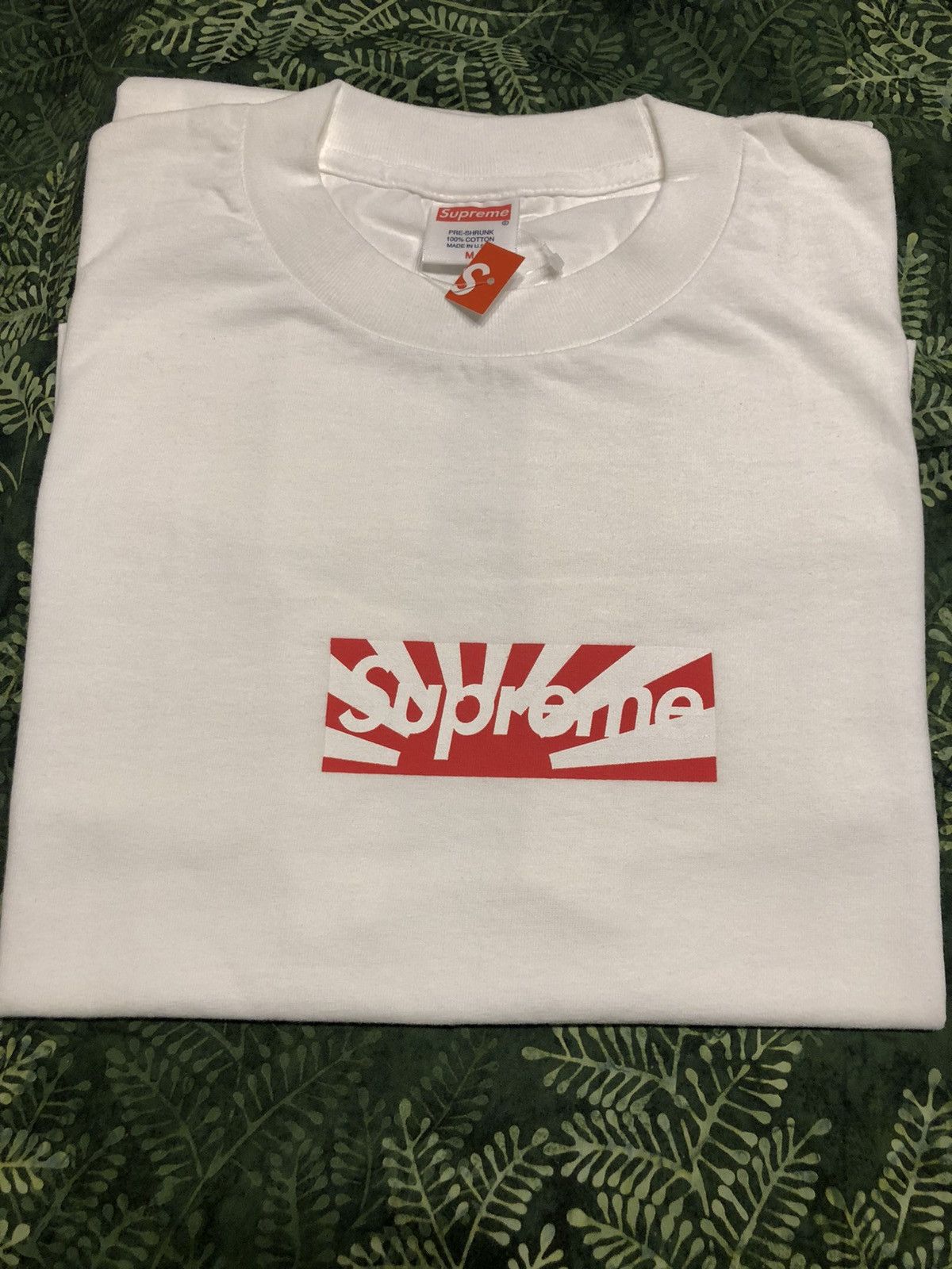Supreme WITH TAGS Supreme Japan Relief Box Logo Tee | Grailed