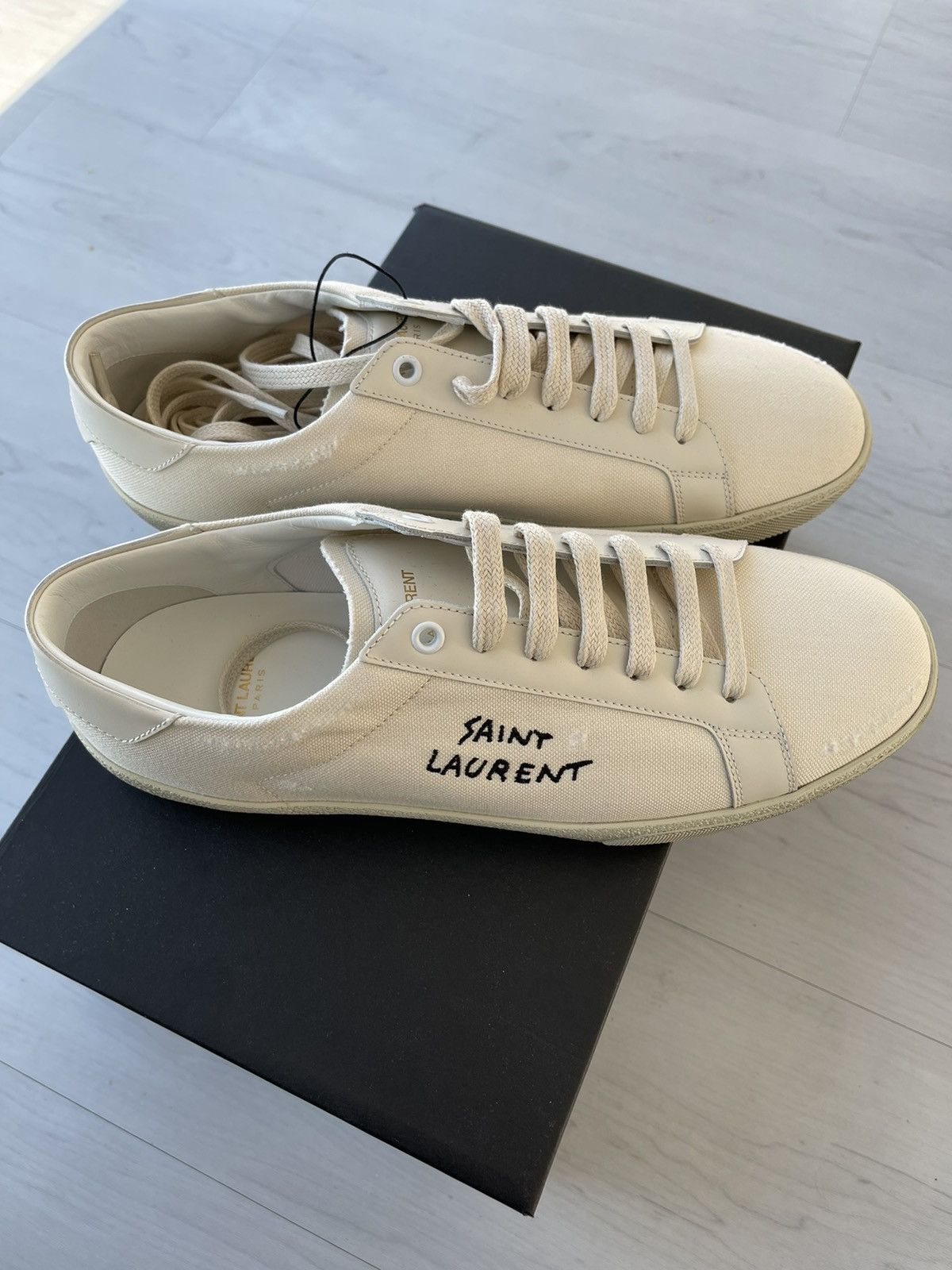 Saint Laurent Paris Saint Laurent SL06 Signa Low Sneaker | Grailed