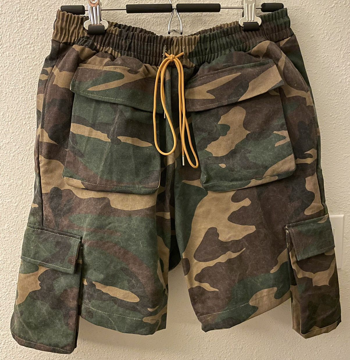 Rhude NEW MEDIUM 32 RHUDE army green camo cargo shorts | Grailed