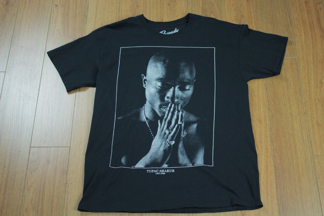 Bravado Bravado Vintage Tupac Shakur Pray Hands RIP Black T Shirt Mens ...
