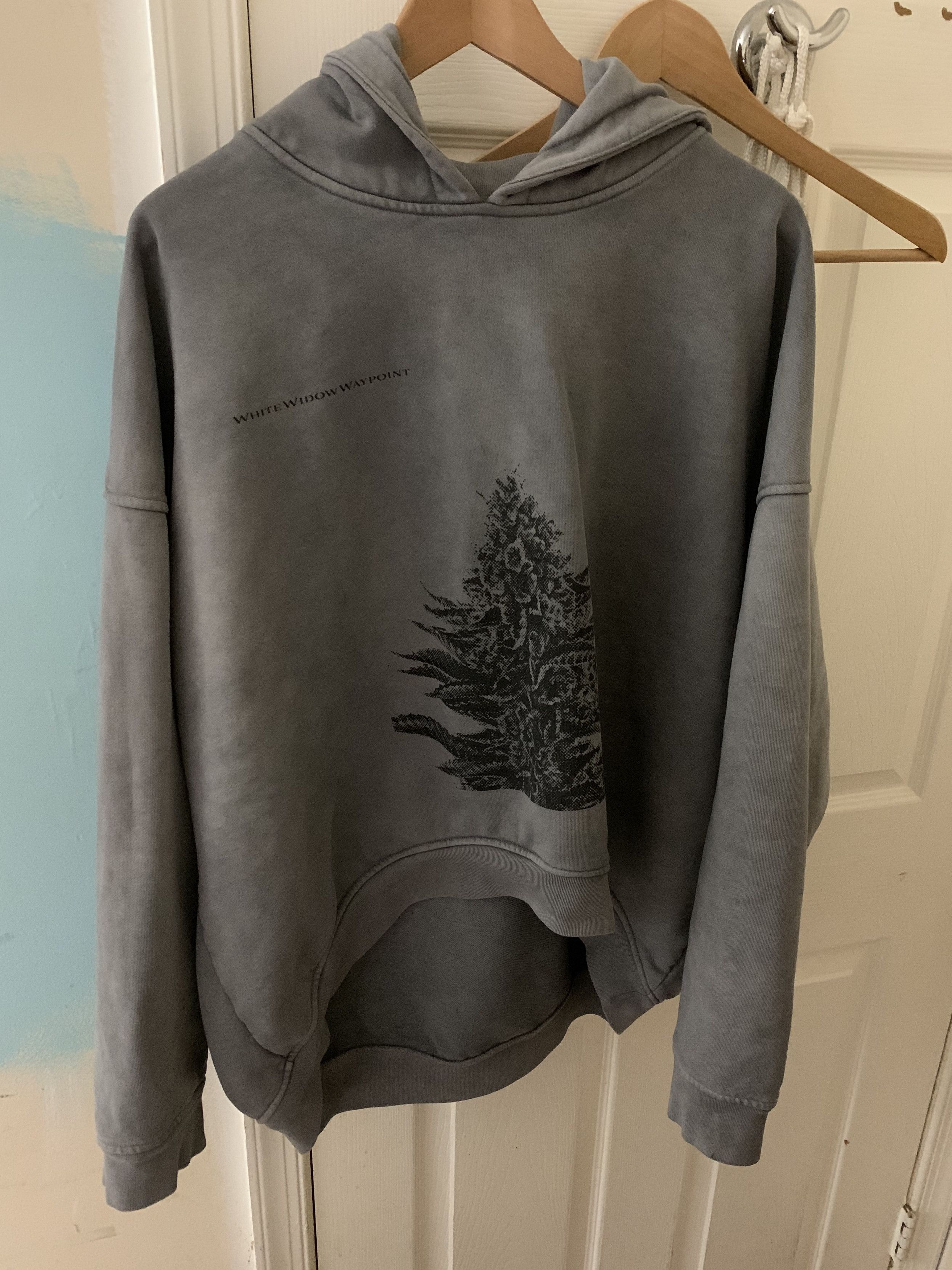 Custom FFFPS White Widow Waypoint Round Hem Hoodie | Grailed
