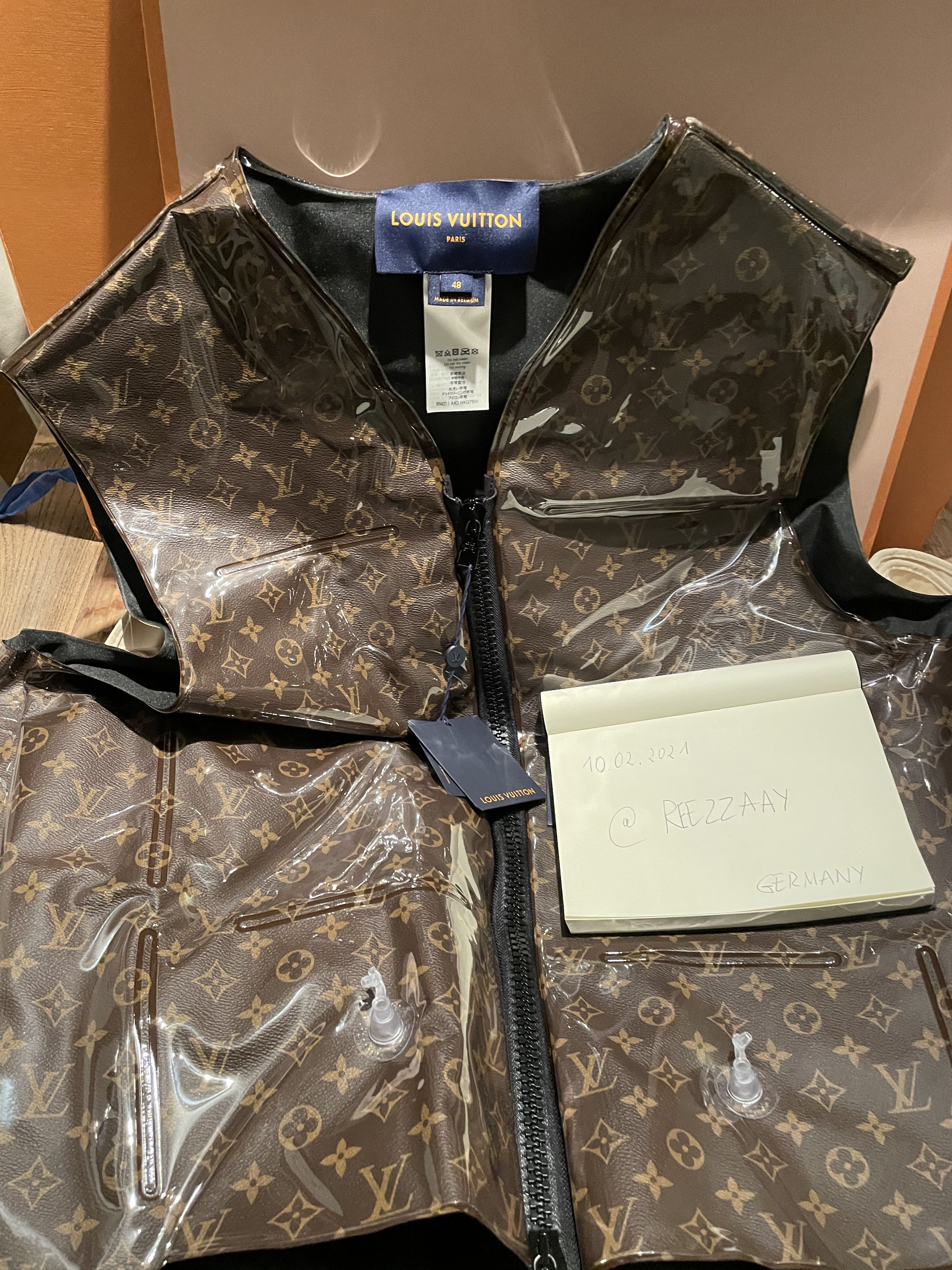 Louis Vuitton Louis Vuitton INFLATABLE MONOGRAM CANVAS GILET Virgil ...