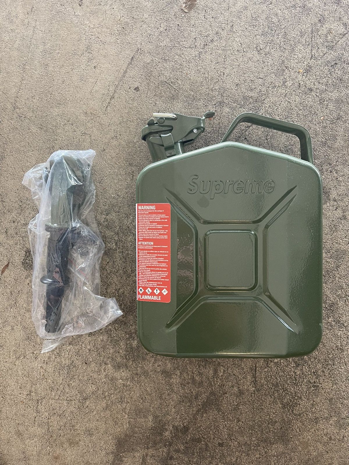 Supreme Supreme Wavian 5L Jerry Can - Green | Grailed