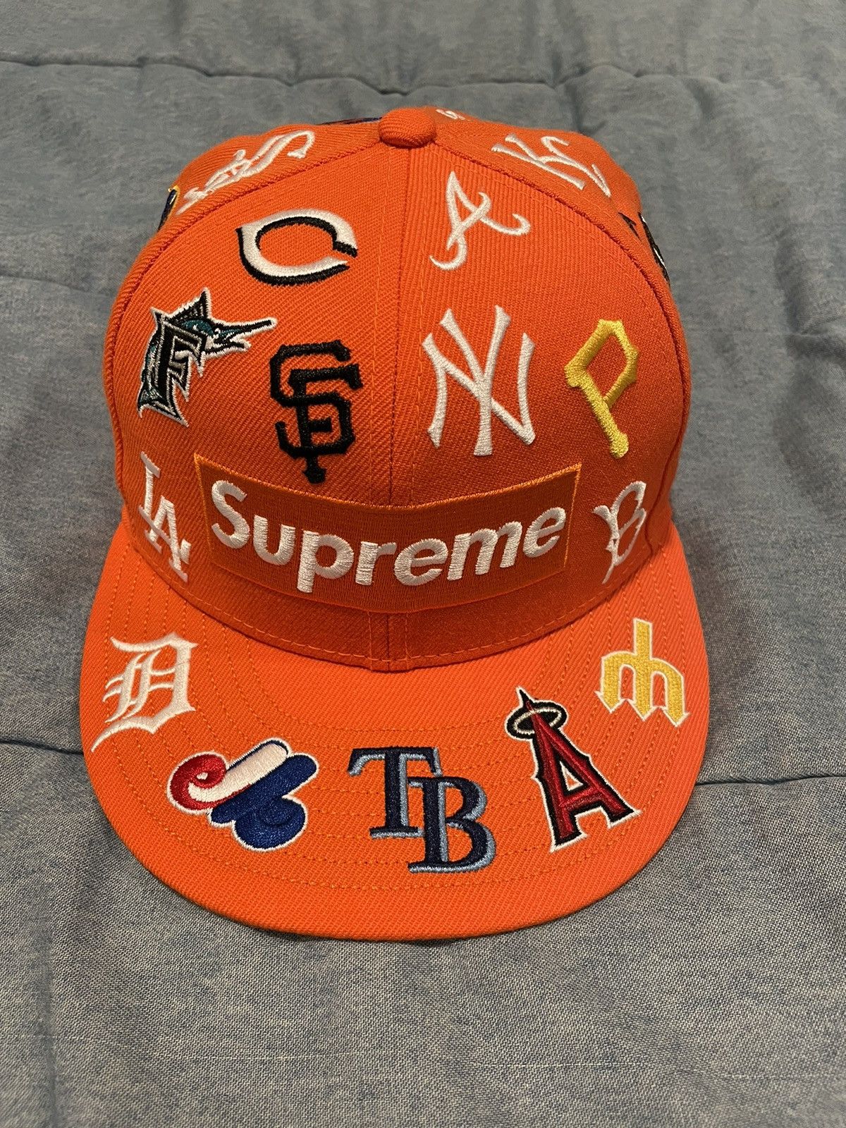 MLB × New Era × Supreme Supreme 7 1/8 New Era MLB Team Patches Fitted ...