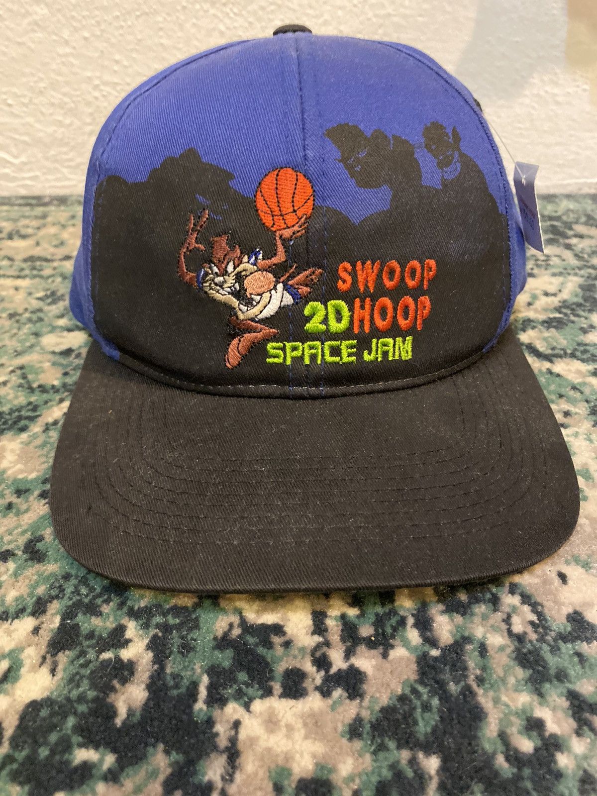 Vintage × Warner Bros VINTAGE SWOOP 2D HOOP SPACE JAM LOONEY TUNES ...